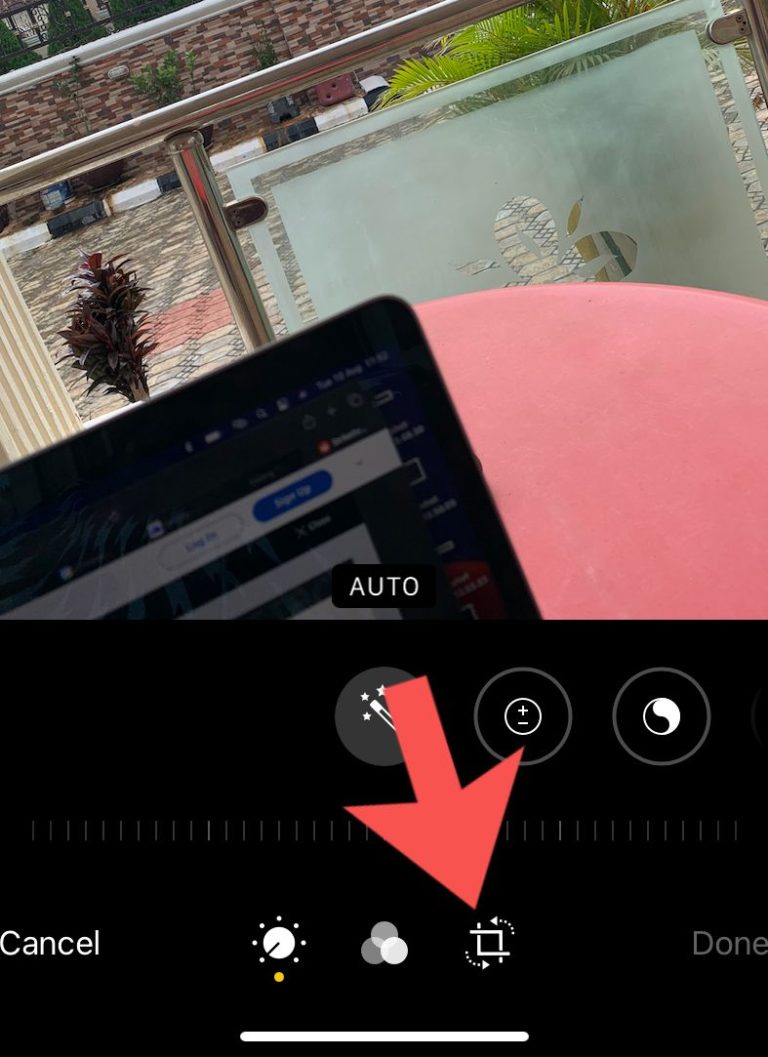 How to Crop Your Photos On iPhone - Dignited