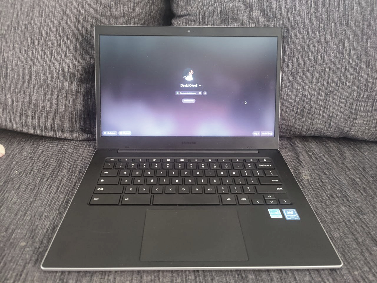 How To Unlock Your Chromebook Without A Password Using Your Android Phone